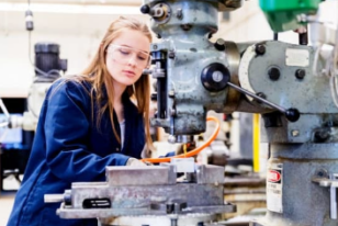 6 Ways to Get Year 12 Engineering Work Experience - Study Mind